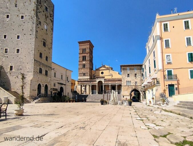 Terracina Sehenswürdigkeiten: Sonne, Strand und 2000 Jahre Geschichte